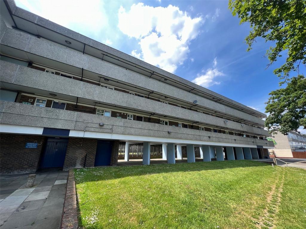 Holstein Way, Erith, Kent, DA18 1 bed apartment - £1,150 pcm (£265 pw)