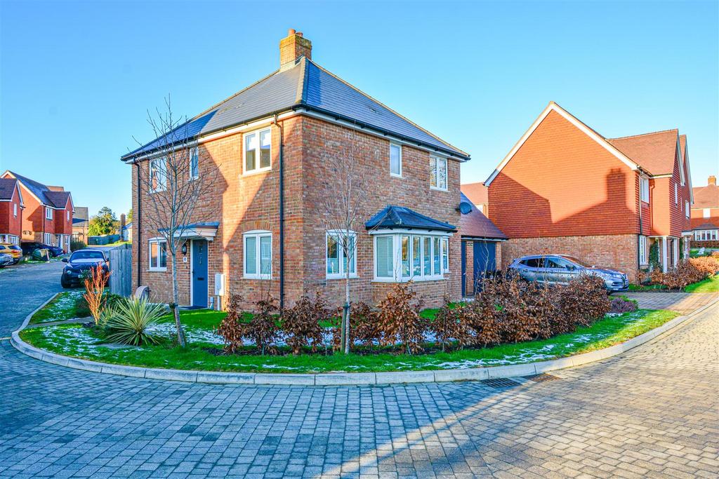 Warren Drive, Battle 4 bed detached house for sale - £240,750