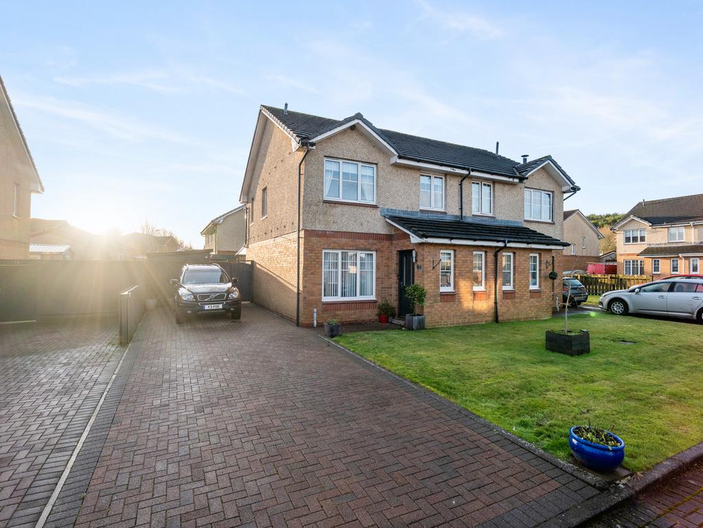 Pretoria Court, Coalburn, ML11 3 bed semi-detached house - £150,000