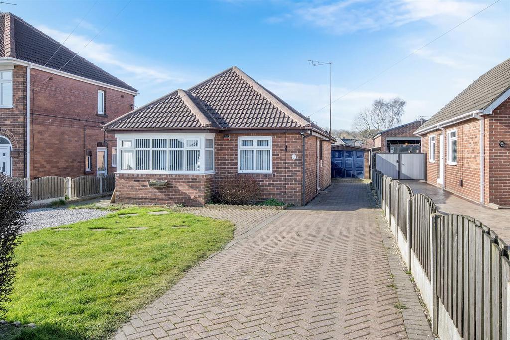 Moor Lane South, Ravenfield, Rotherham 2 bed bungalow - £285,000