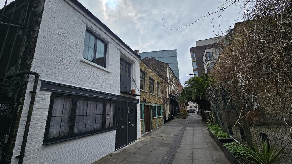 Sylvester Path, London, Hackney 2 bed apartment - £525,000