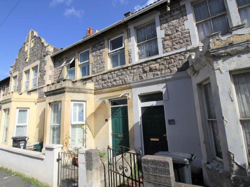 Glebe Road, Weston-super-Mare, North... 4 bed house - £1,400 pcm (£323 pw)