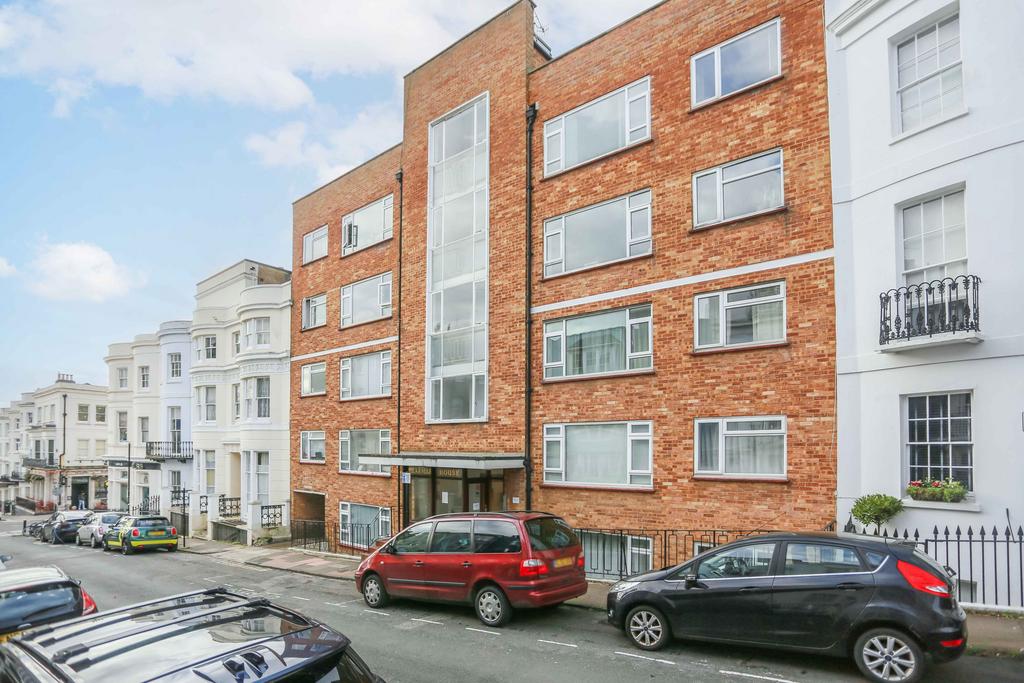 Norfolk Road, Brighton, BN1 2 bed flat - £280,000