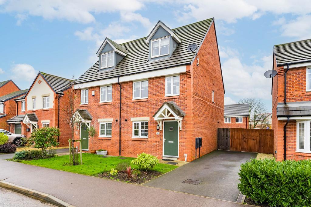 Rothwell Gardens, Golborne, WA3 3 bed semi-detached house - £274,950