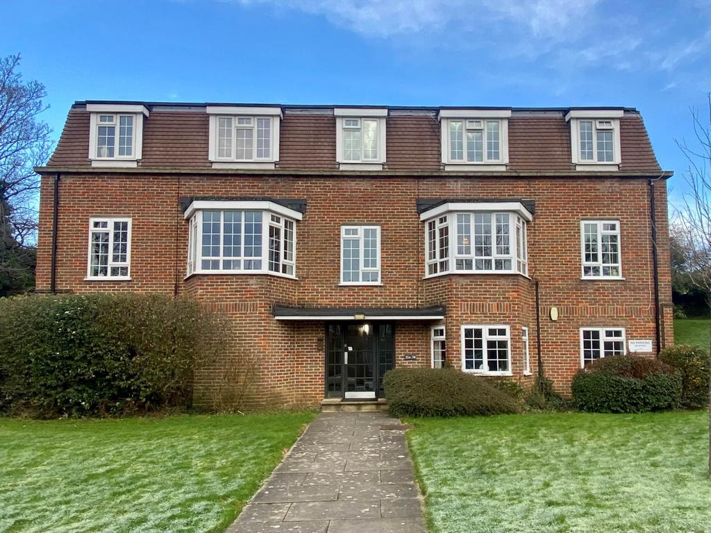 Craigmount, Radlett 2 bed flat for sale - £365,000