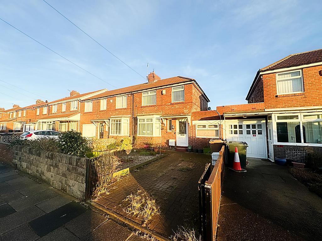 Kings Road North, Kings Estate 3 bed semi-detached house for sale - £ ...