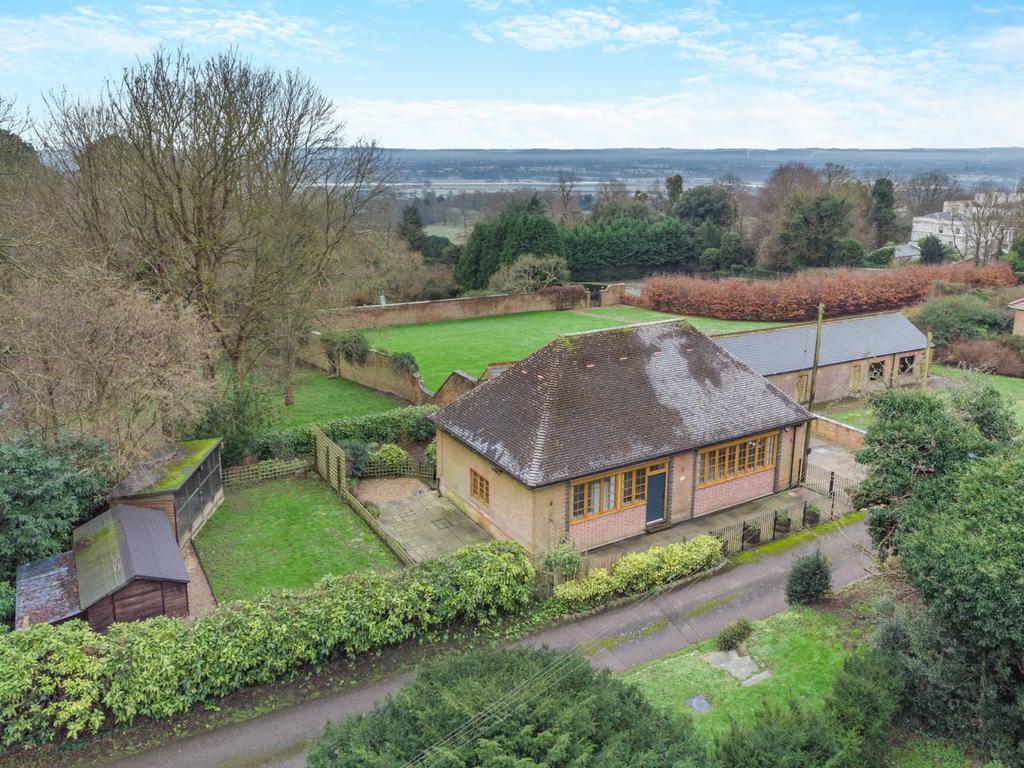 Linton Park, Linton, Maidstone, Kent 2 bed detached house for sale - £ ...