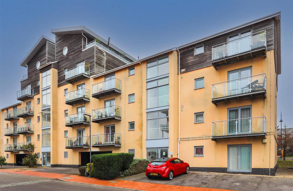 Glanfa Dafydd, Barry 2 bed flat - £180,000