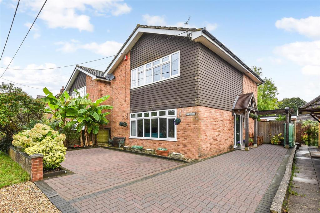 New Inn Lane, Bartley, Hampshire 3 bed detached house for sale - £570,000