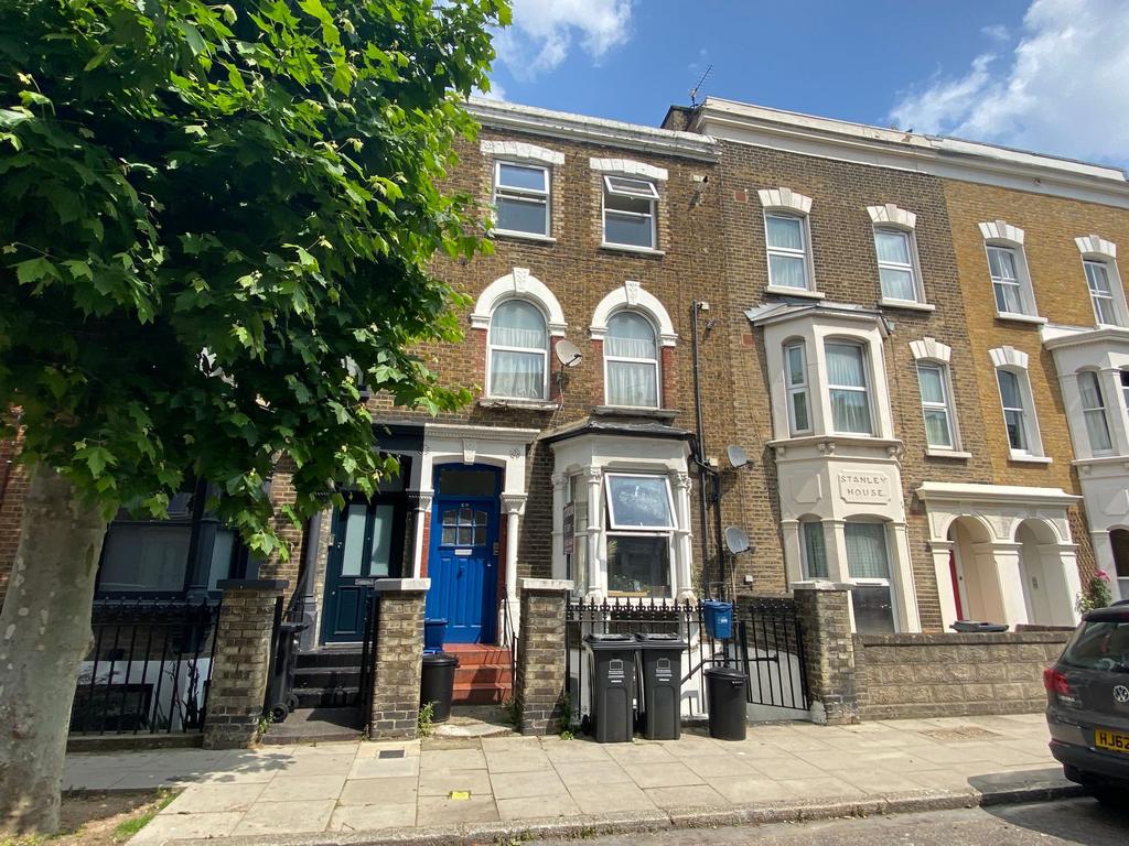 Dunlace Road, London E5 1 bed flat - £1,500 pcm (£346 pw)