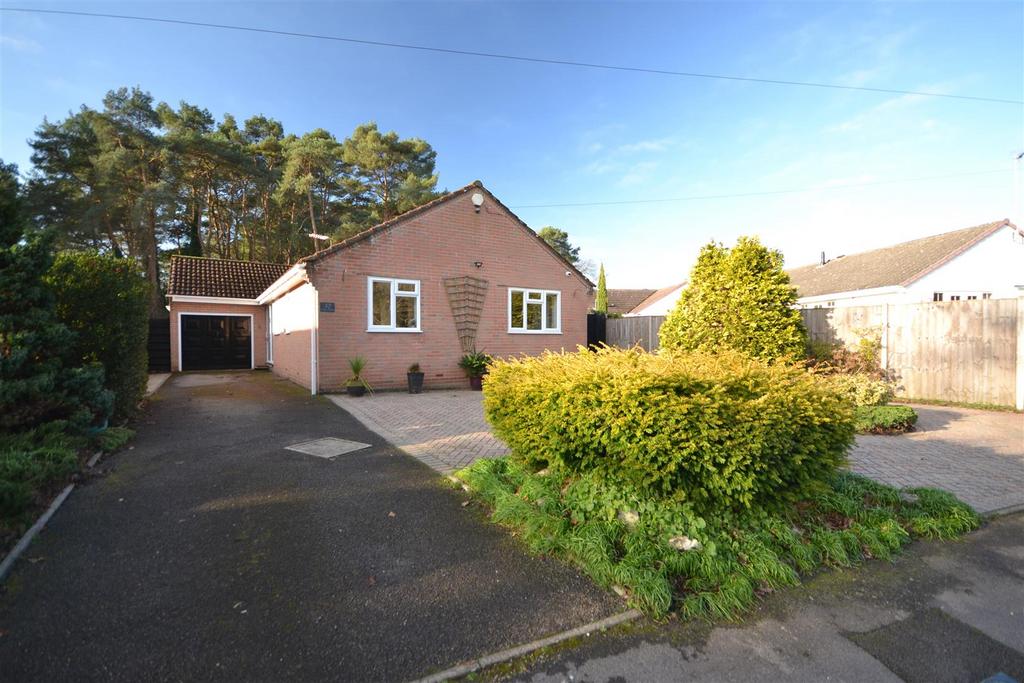 Aspen Drive, Verwood 4 bed detached bungalow for sale - £535,000