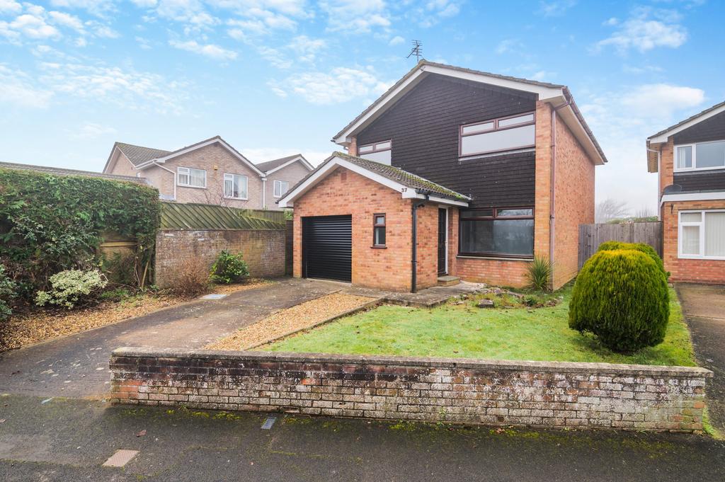 Deepweir, Caldicot 3 bed detached house - £330,000