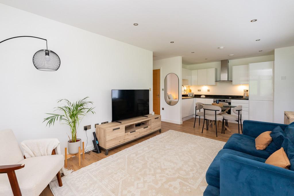 Deepdene House, Deepdene Avenue, Dorking 1 bed apartment - £290,000