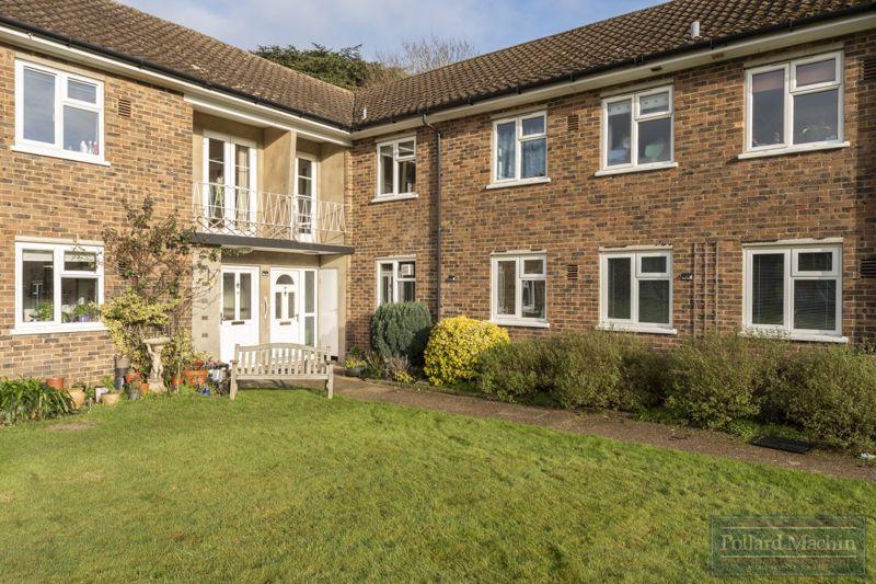 Addington Road, Sanderstead 2 bed apartment - £365,000