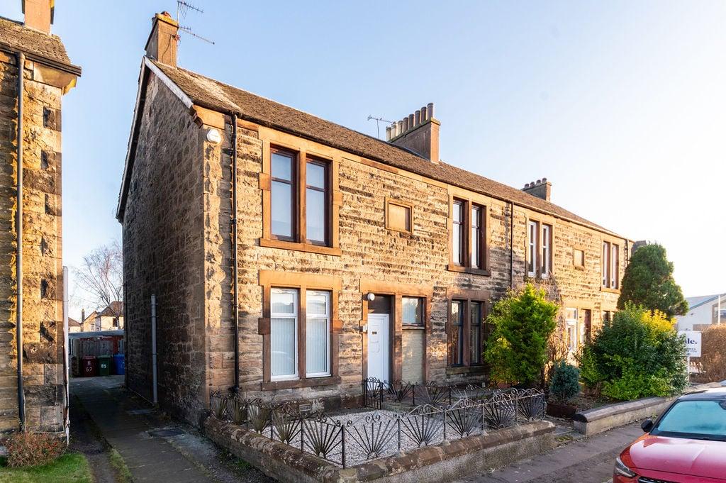 South Lumley Street, Grangemouth, FK3 1 bed flat - £69,995