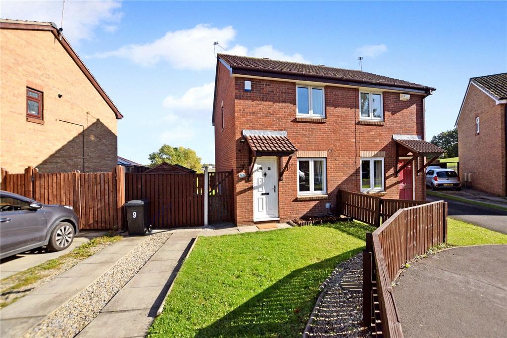 Raynville Place, Bramley, Leeds 2 bed semi-detached house for sale - £ ...