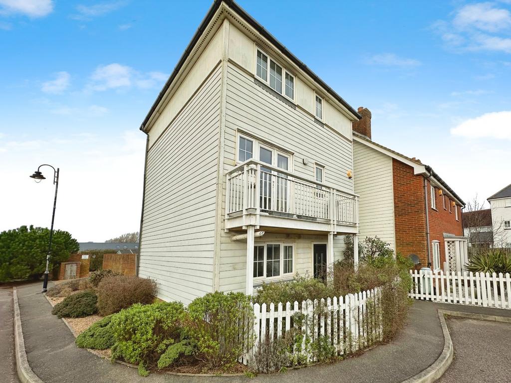 Sandy Way, Rye TN31 3 bed detached house for sale - £475,000