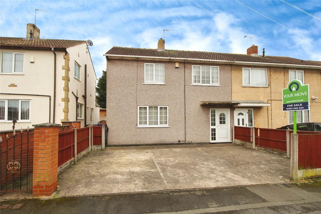 Chestnut Avenue, Doncaster DN11 3 bed semi-detached house - £150,000