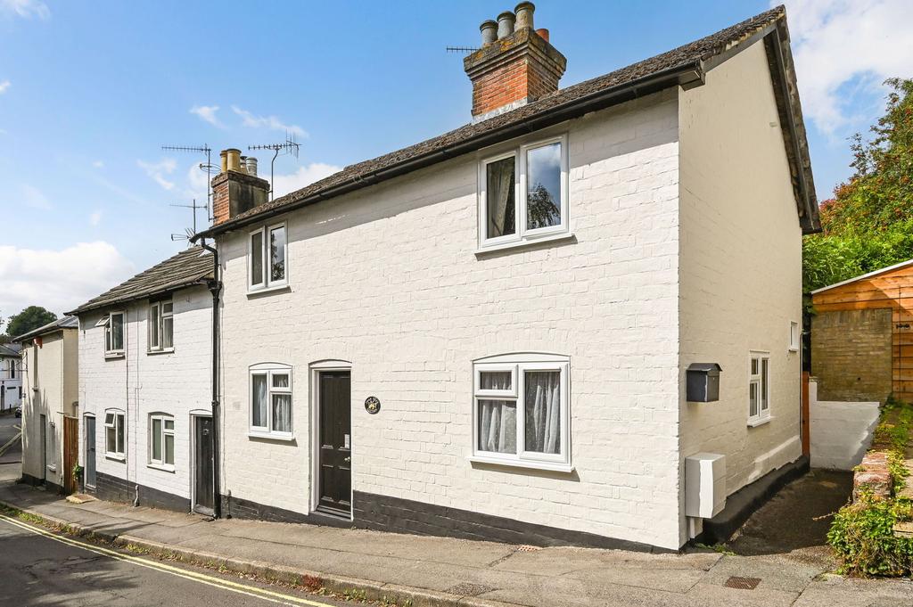 Amery Hill, Alton GU34 3 bed semi-detached house for sale - £395,000