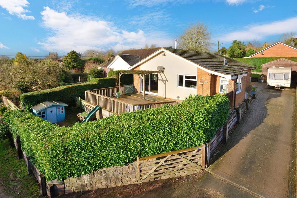 Almeley, Hereford, HR3 6LH 3 bed detached bungalow for sale - £375,000