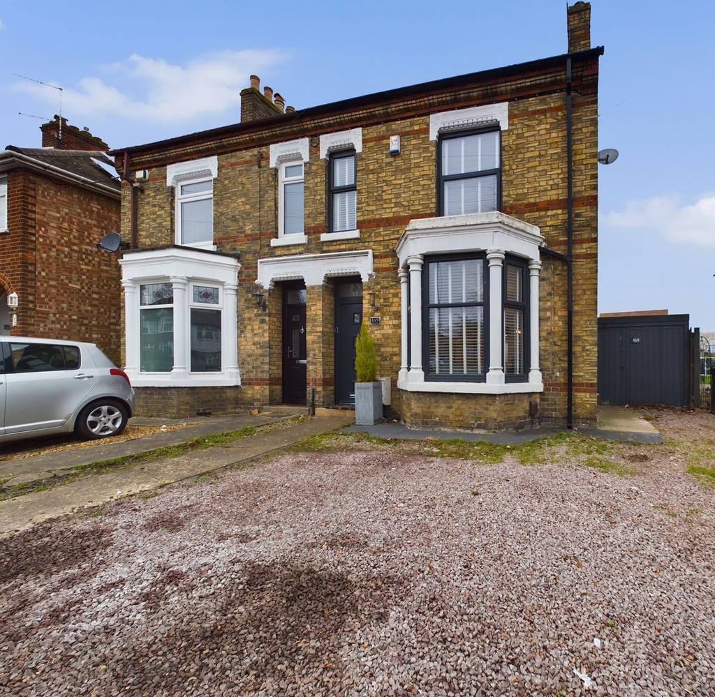 Oundle Road, Peterborough, PE2 3 bed semi-detached house for sale - £ ...
