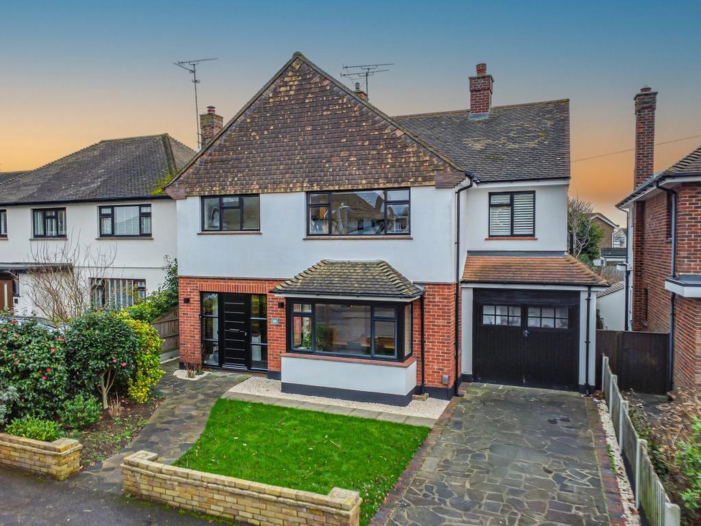 Burlescoombe Road, Thorpe Bay SS1 4 bed detached house - £950,000