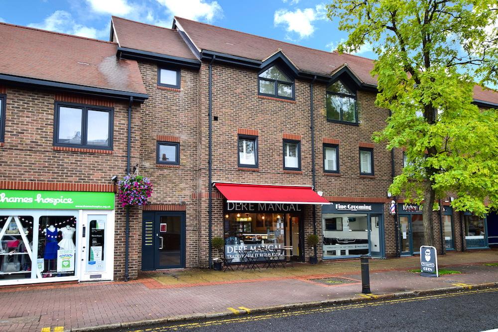 The Broadway, Slough SL2 2 bed apartment to rent - £1,500 pcm (£346 pw)