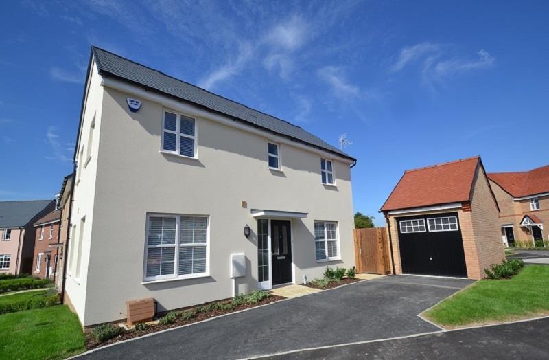 Miles Way, Buntingford 3 bed link detached house - £1,800 pcm (£415 pw)