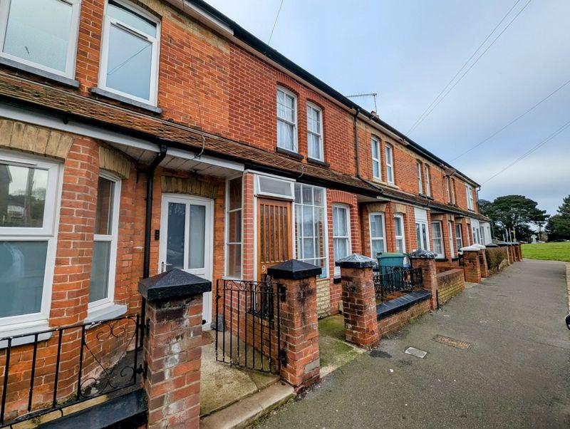 Orchard Road, East Cowes 2 bed terraced house for sale - £180,000