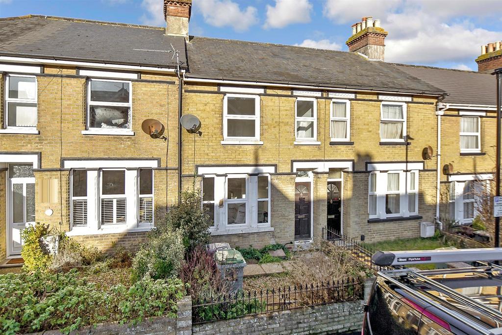 Clarence Road, Newport, Isle of Wight 2 bed terraced house - £175,000
