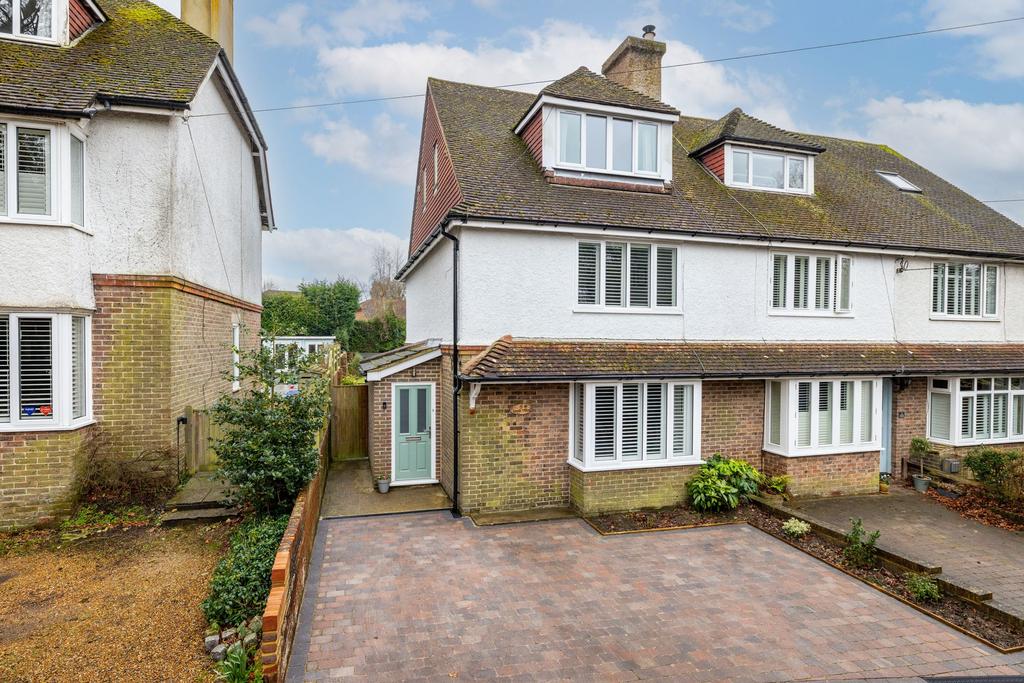 Lyoth Lane, Lindfield, RH16 4 bed end of terrace house for sale - £700,000