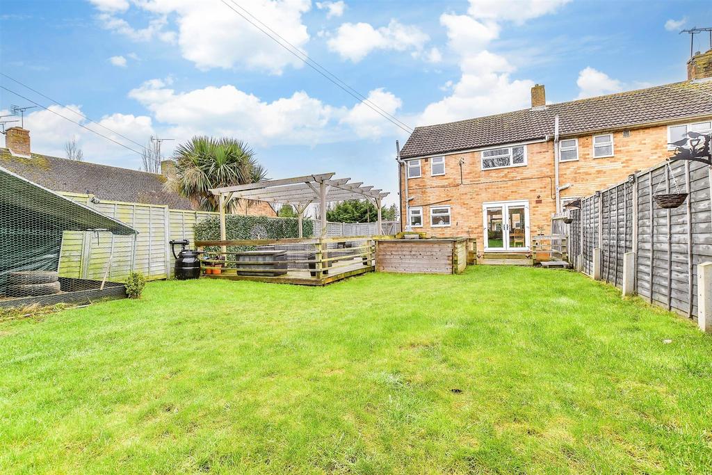 Quaker Drive, Cranbrook TN17 3 bed end of terrace house - £247,500