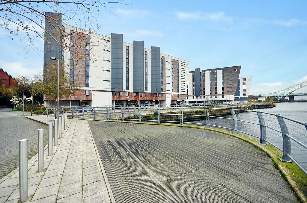 The Decks, Runcorn, WA7 1GJ 2 bed flat - £695 pcm (£160 pw)