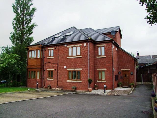 Royton Hall Place, Shepherd Street... 2 bed flat - £695 pcm (£160 pw)