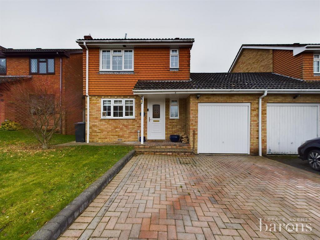 Stockbridge Close, Basingstoke RG24 4 bed link detached house - £480,000