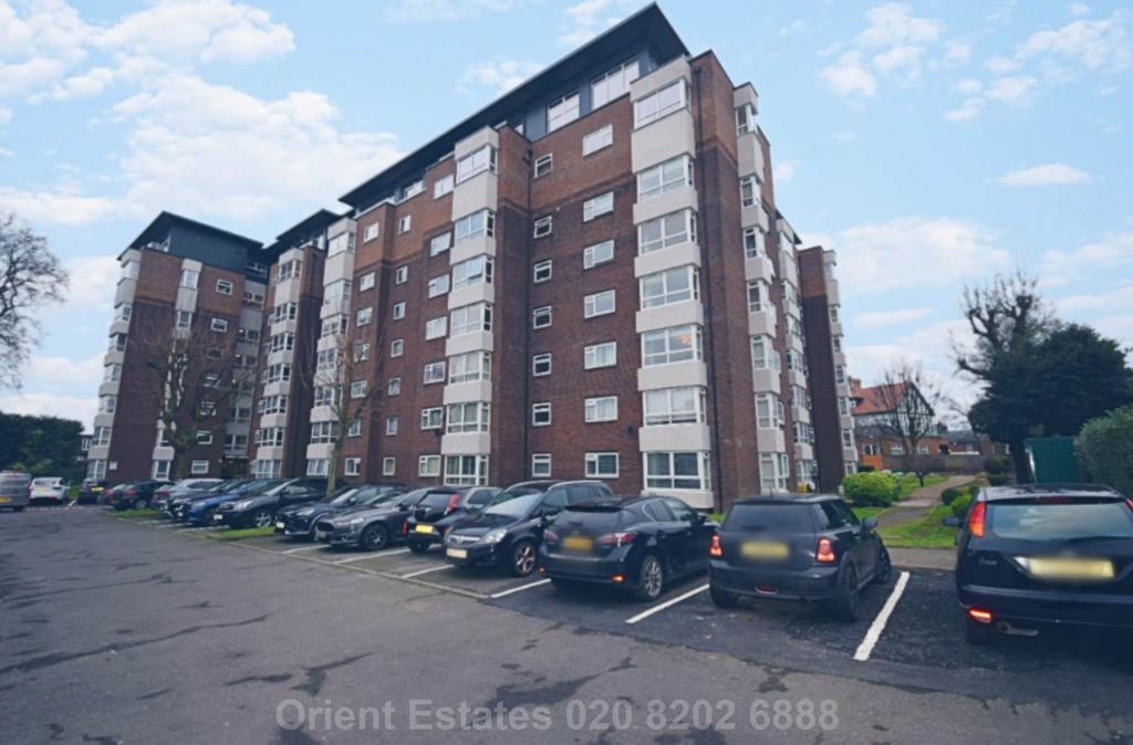 Raffles House, Hendon 2 bed flat for sale - £429,950