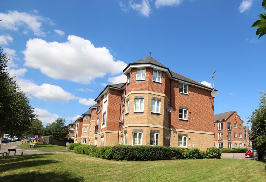 Poppy Fields, Kettering... 2 bed ground floor flat for sale - £130,000