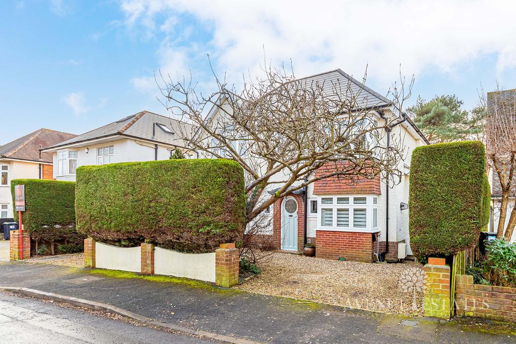 Brackendale Road, Bournemouth BH8 4 bed detached house for sale - £700,000