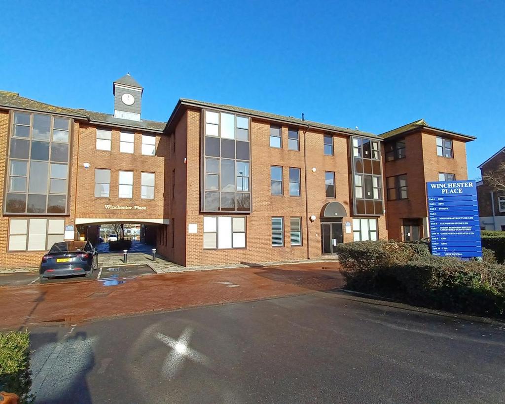 First Floor 3 Winchester Place, North... Office - £1,938 pcm (£447 pw)