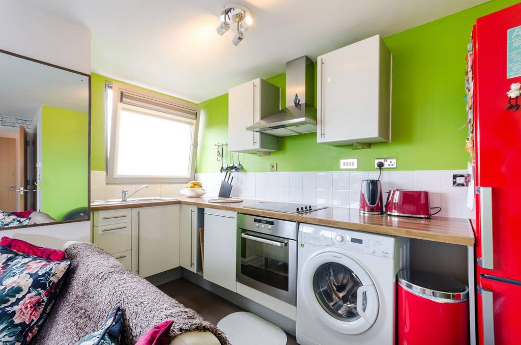 Throwley Way, Sutton, SM1 Studio - £1,400 pcm (£323 pw)