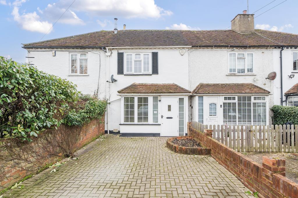 New Pond Cottages, Oxford Road... 2 bed terraced house - £500,000