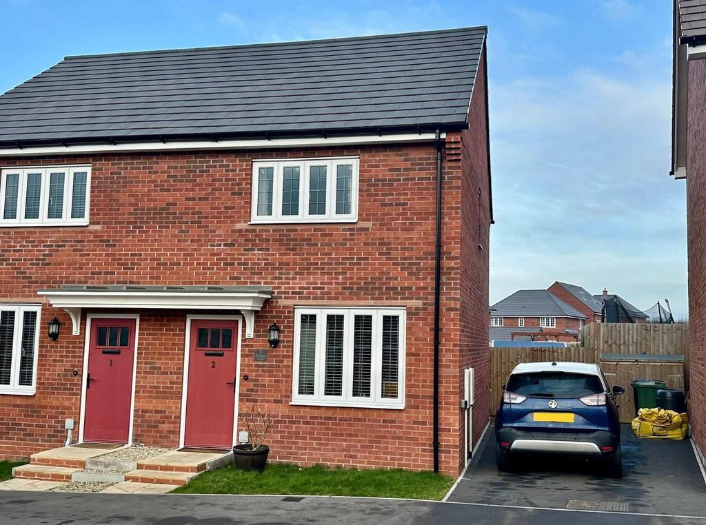 Darters Lane, Holmer, Hereford, HR4 2 bed semi-detached house - £265,000