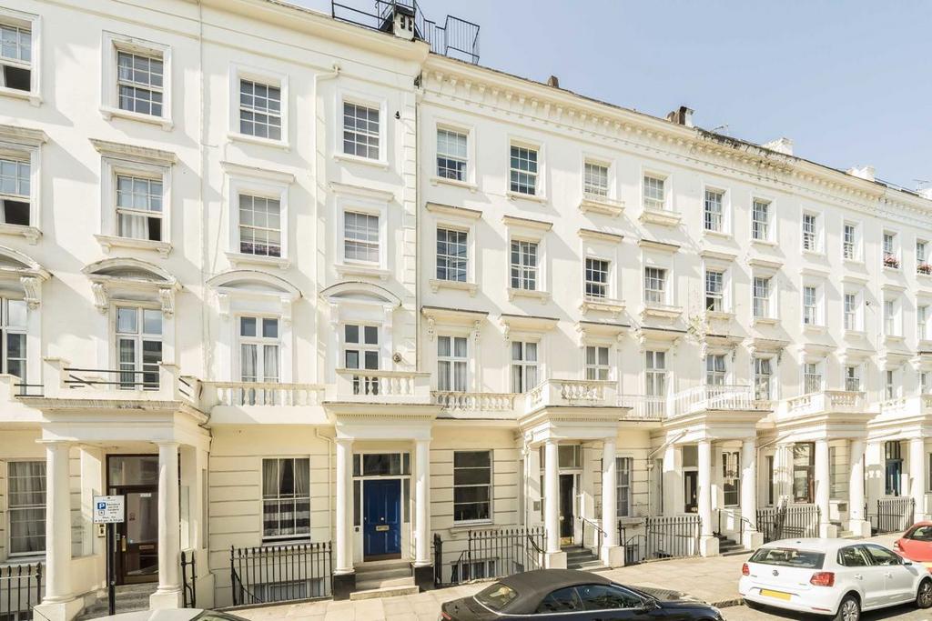 St. George's Drive, London SW1V 2 bed flat - £550,000