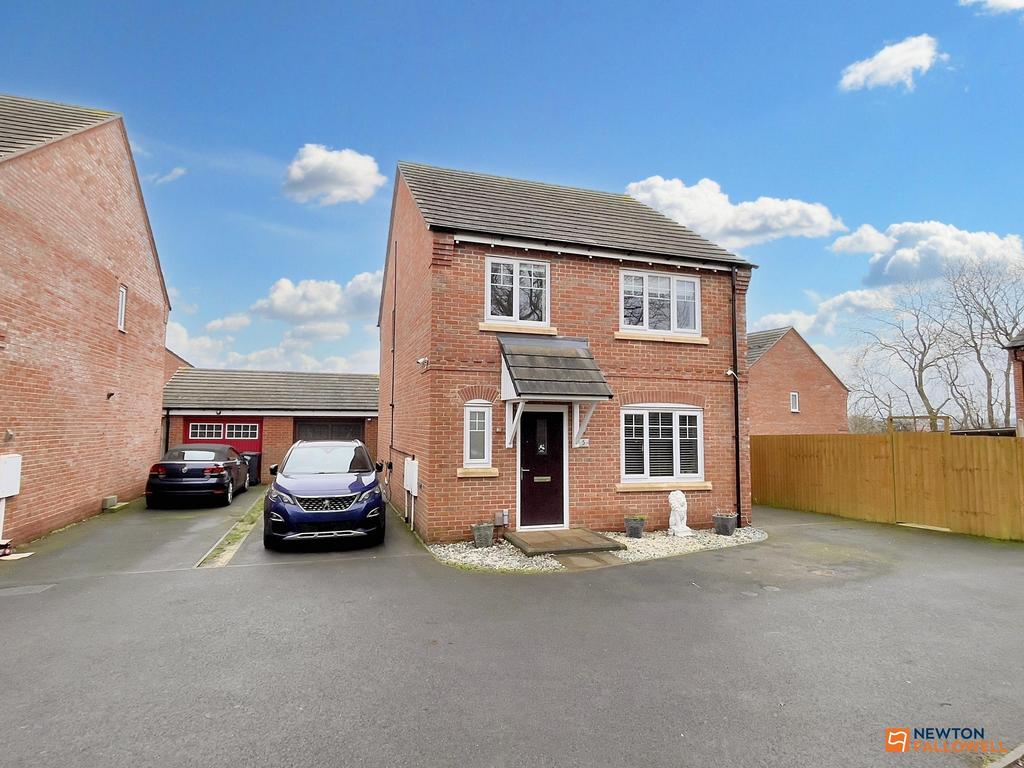 Scott Close, Coalville, LE67 4 bed detached house - £285,000