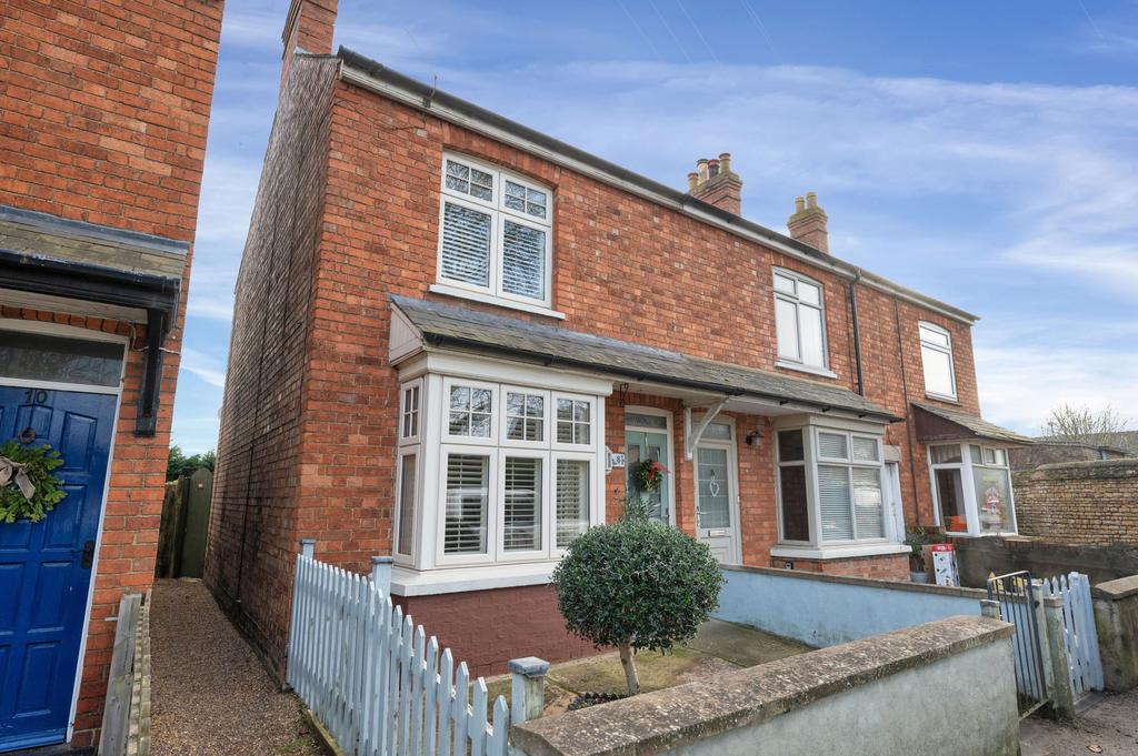 Ryhall Road, Stamford, PE9 2 bed terraced house for sale - £300,000