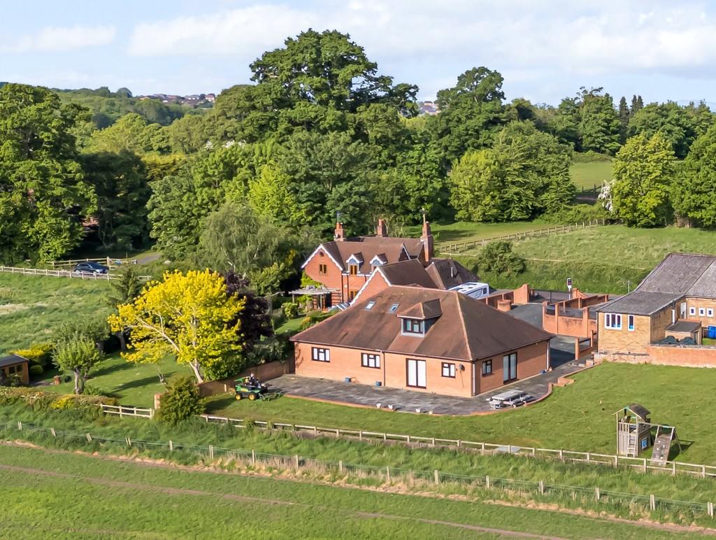 Gefrin, Hadzor, Droitwich 5 bed detached house - £650,000