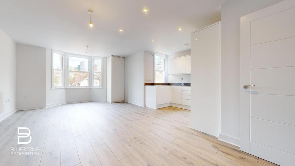 Temple Road, Croydon 3 bed apartment - £2,299 pcm (£531 pw)