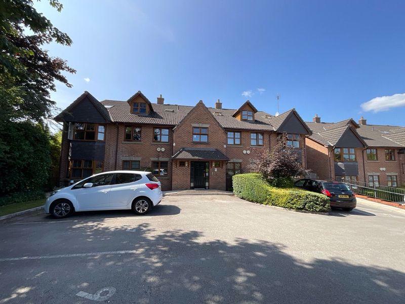 Broadview Court, Burnedge, Rochdale... 2 bed apartment for sale - £120,000
