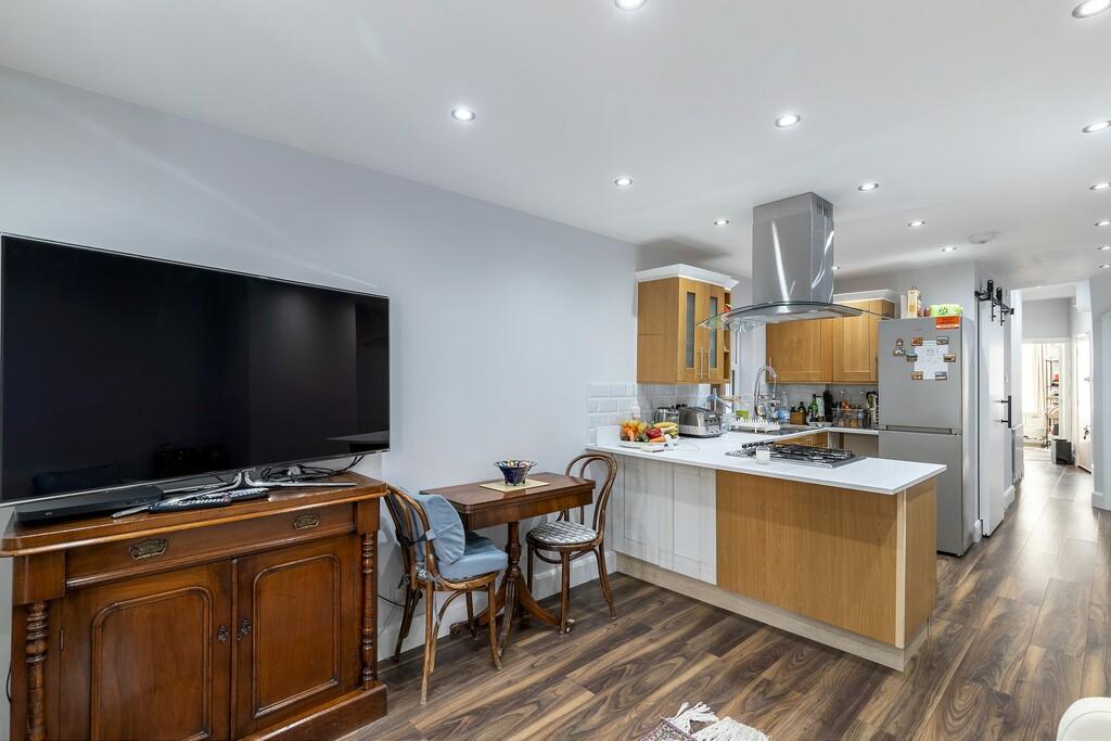 Tynemouth Street, Fulham, SW6 2 bed property - £2,340 pcm (£540 pw)