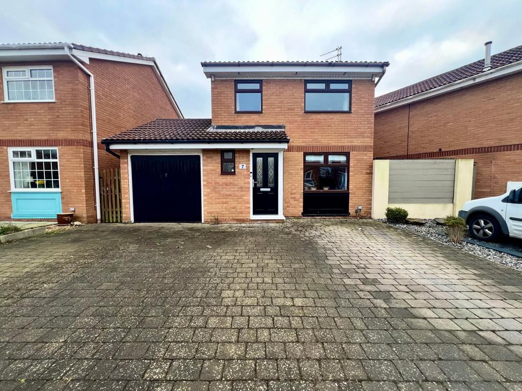 Fieldfare Close, Thornton FY5 3 bed detached house for sale - £225,000